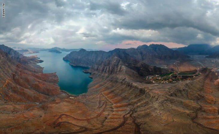 مشهد ساحلي.. اكتشف خور نجد أجمل الوجهات بسلطنة عُمان